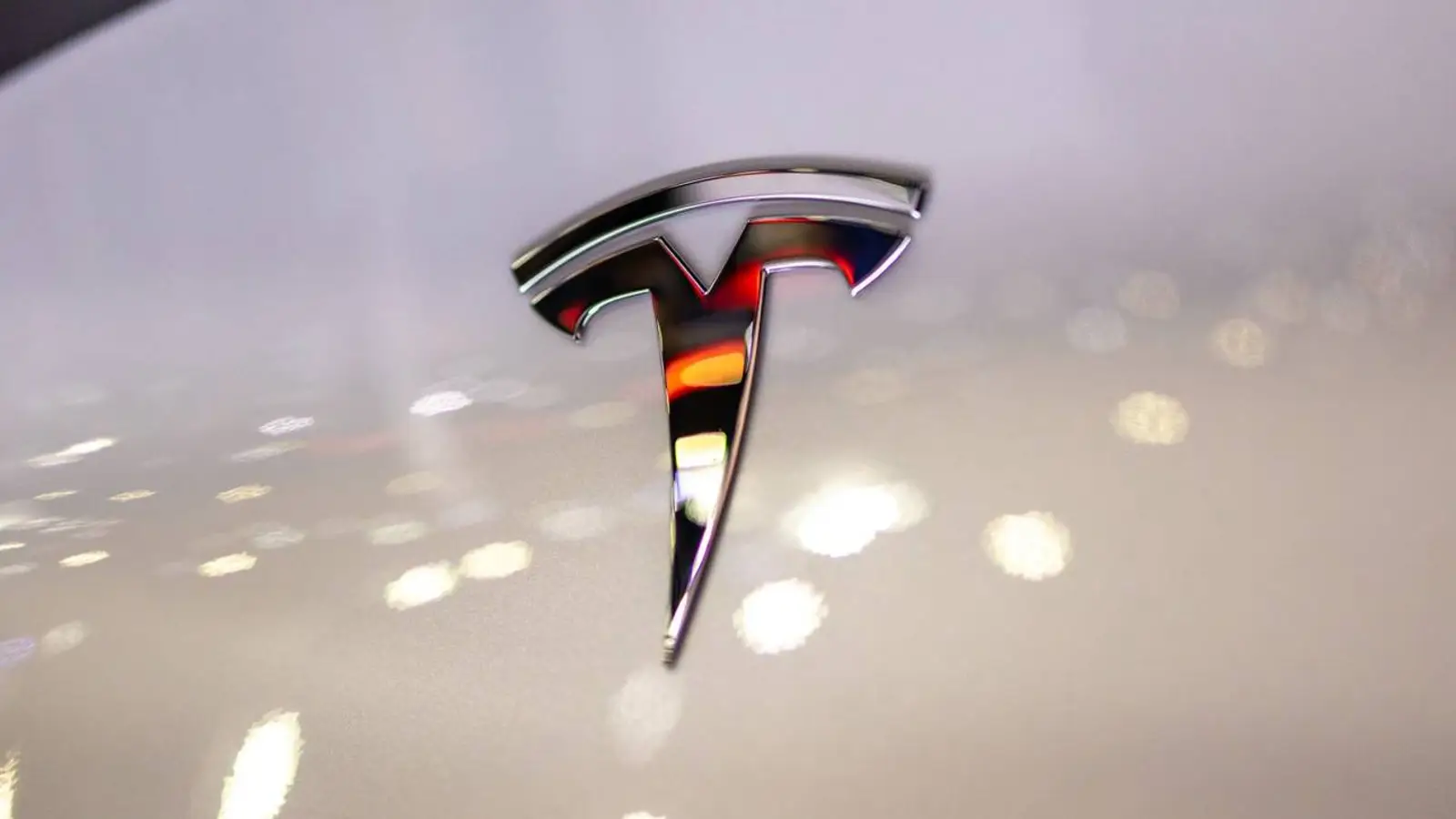 Tesla shifts Full Self-Driving to subscription-only Feb 14