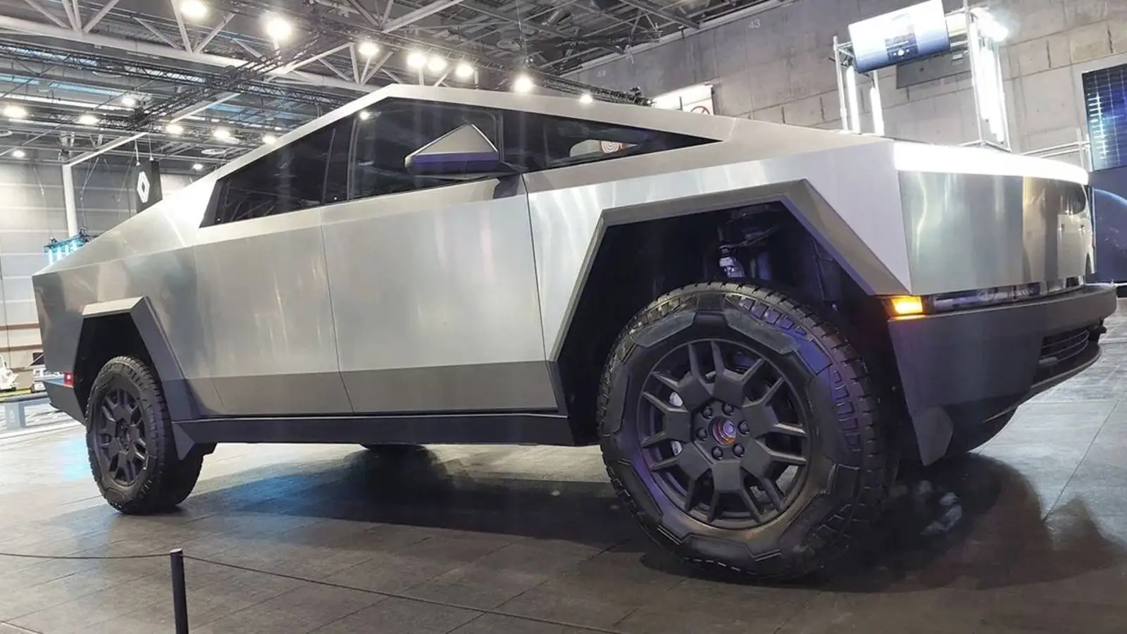 Tesla Sweden sales plunge 84%, signaling an EV market reset